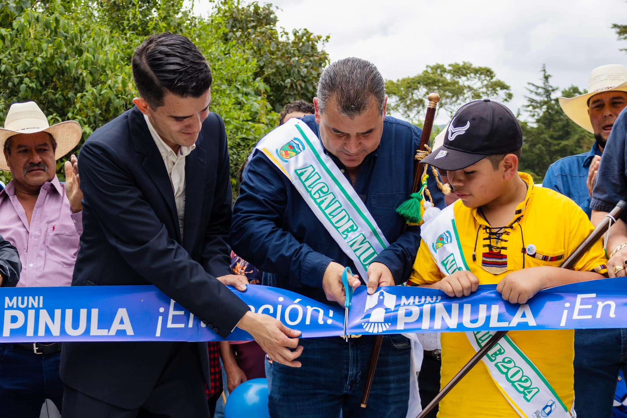 Alcalde de San José Pinula y el Gobernador Departamental de Guatemala ...